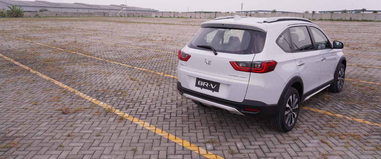 Ini Caranya Merawat Mobil Warna Putih, Biar Ga Kusam