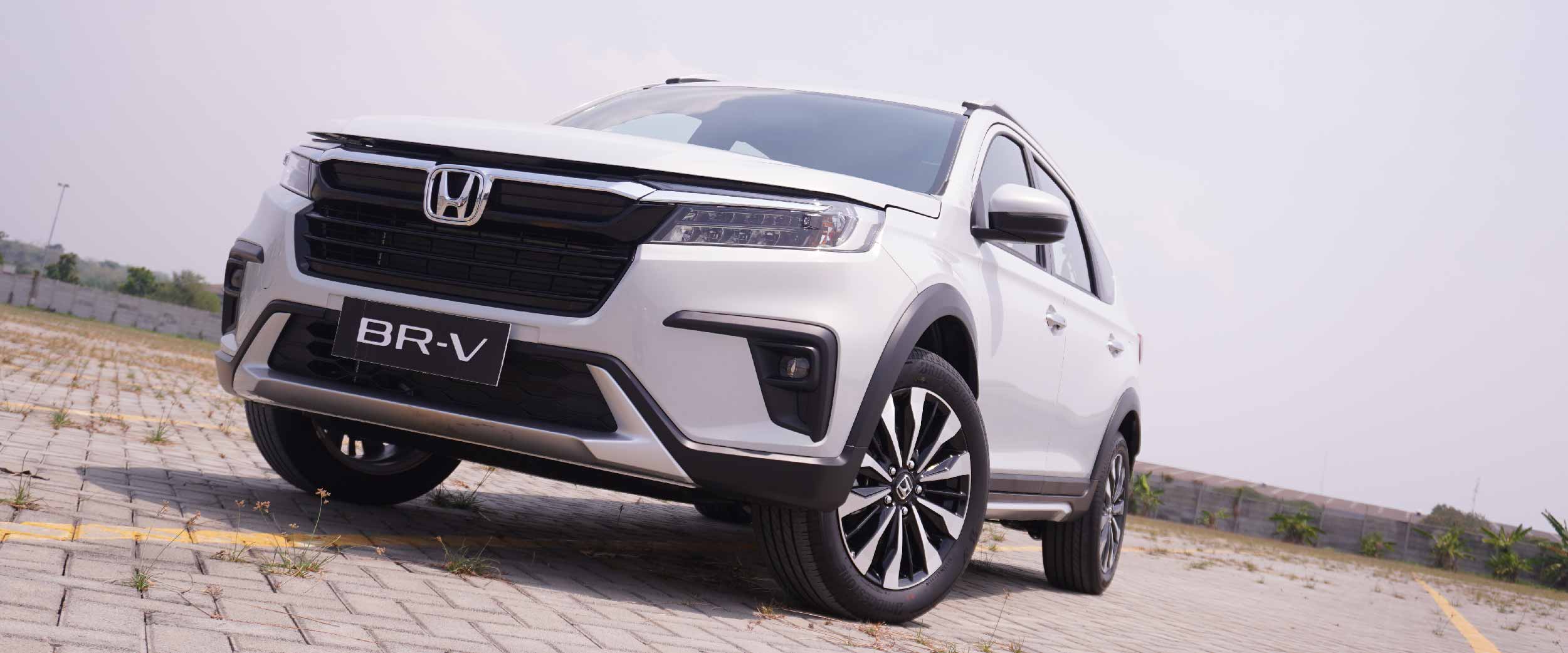 Ini Caranya Merawat Mobil Warna Putih, Biar Ga Kusam