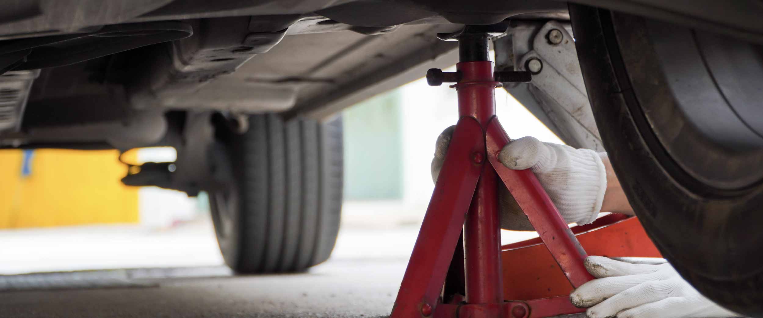 Ternyata Begini Cara Dongkrak Mobil Buat Pemula!