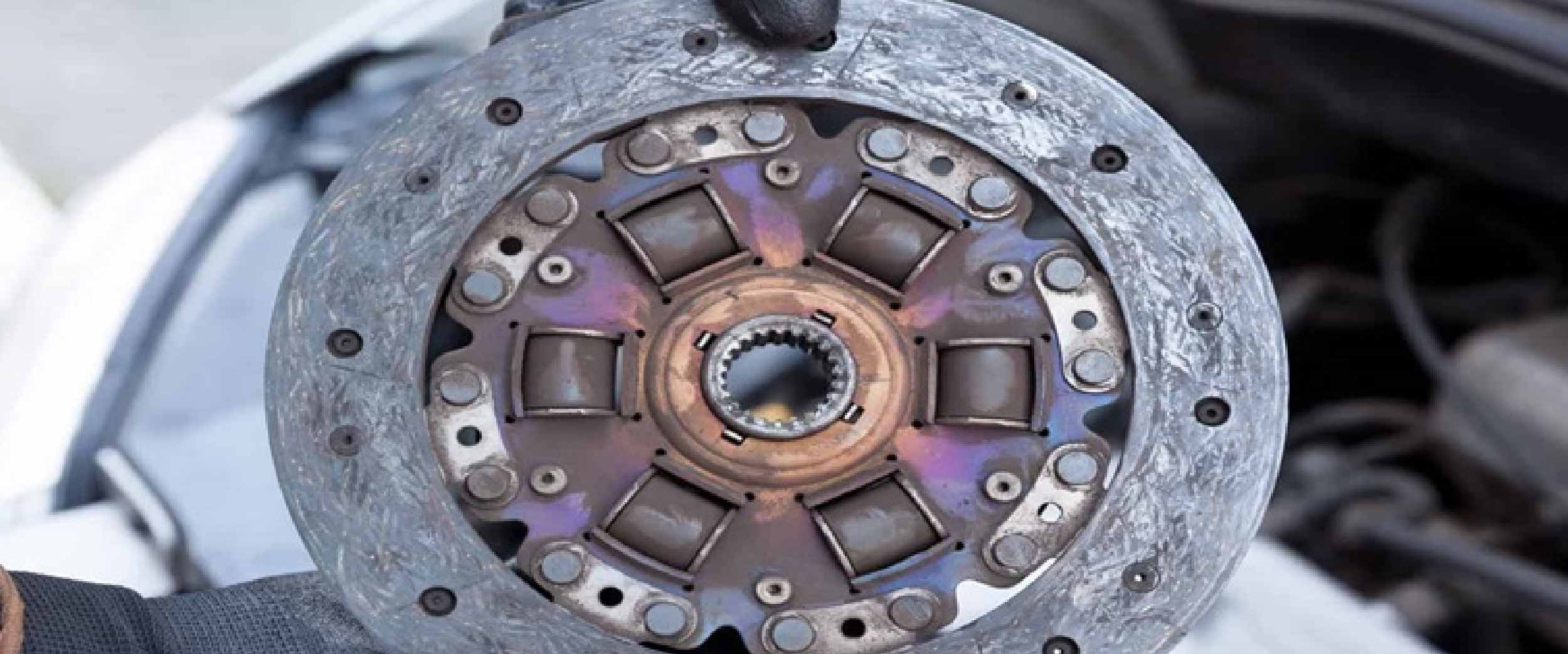 Kampas Kopling Mobil Matic Juga bisa Habis, Lho! Cek Gejalanya